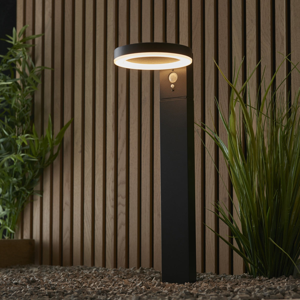 Ebro Solar Post Light Photocell & PIR Black – Decor Lighting