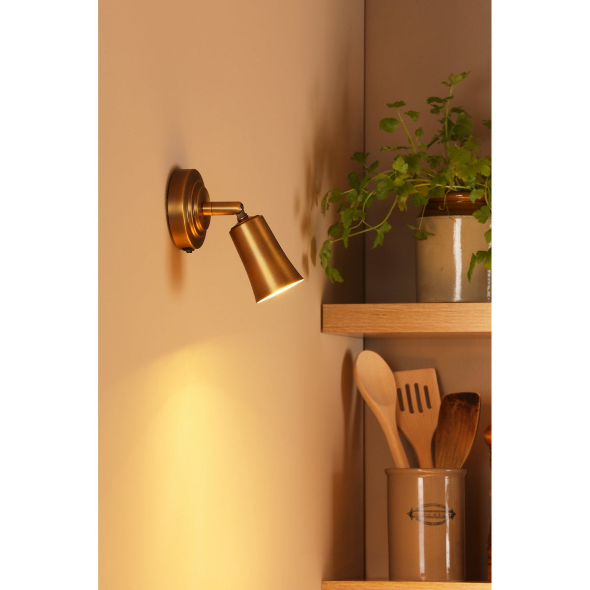 Jedrek Single Wall Spotlight Aged Brass – Decor Lighting